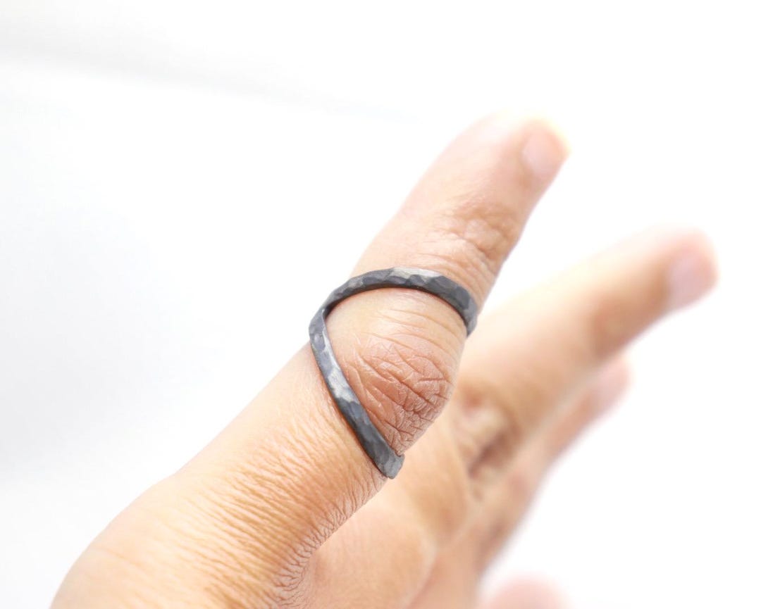 Oxidized Hammered Ultimate Splint Ring • Ring Splint • Thin Swan Neck Splint in Silver for PIP ...