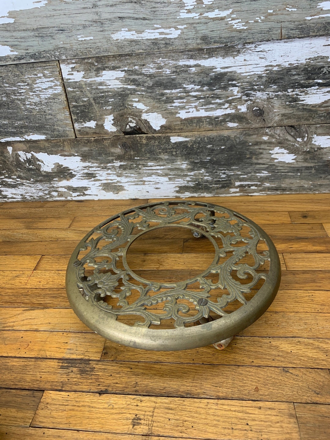 Vintage 11” Round Brass Plant Stand With Swivel Casters - Ornate Leaf ...