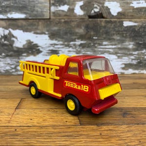 Vintage Mini Tonka Fire Engine Pumper Truck With Ladders - Yellow Rims ...