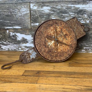 Rustic Metal Hanson 60lb Hanging Scale - Vintage Hanging Scale - Non ...