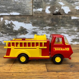Vintage Mini Tonka Fire Engine Pumper Truck With Ladders - Yellow Rims ...