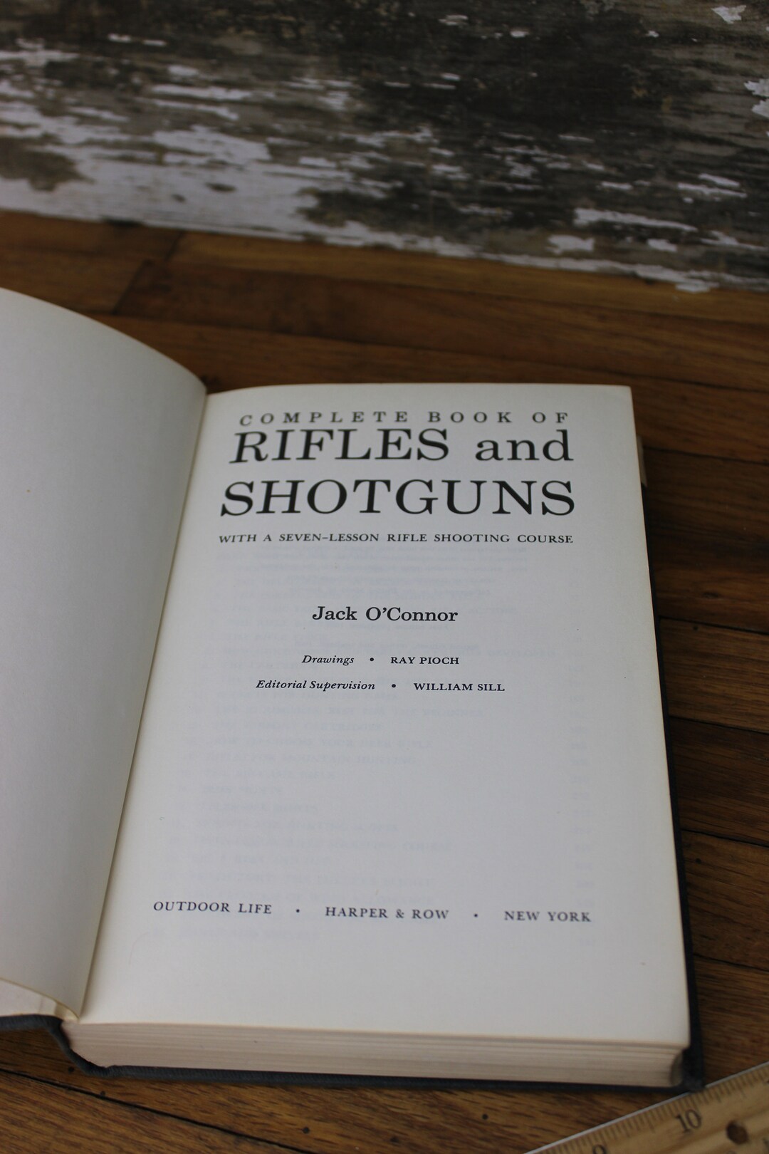 Complete Book of Rifles and Shotguns With a Seven Lesson Riffle ...
