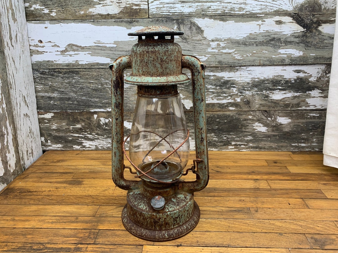 Antique Embury Mfg 2C8 Lantern Camlox Tubular Cold Blast Lantern ...