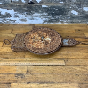 Rustic Metal Hanson 60lb Hanging Scale - Vintage Hanging Scale - Non ...