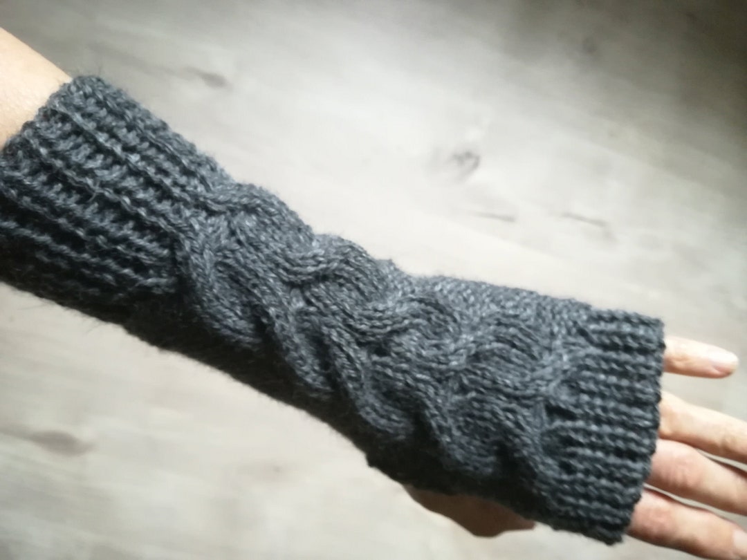 Outlander Inspired Mitten Knitted Grey Mittens Cable Pattern Aran ...