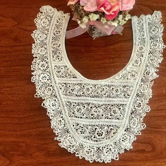 antique handmade lace collar - Gem