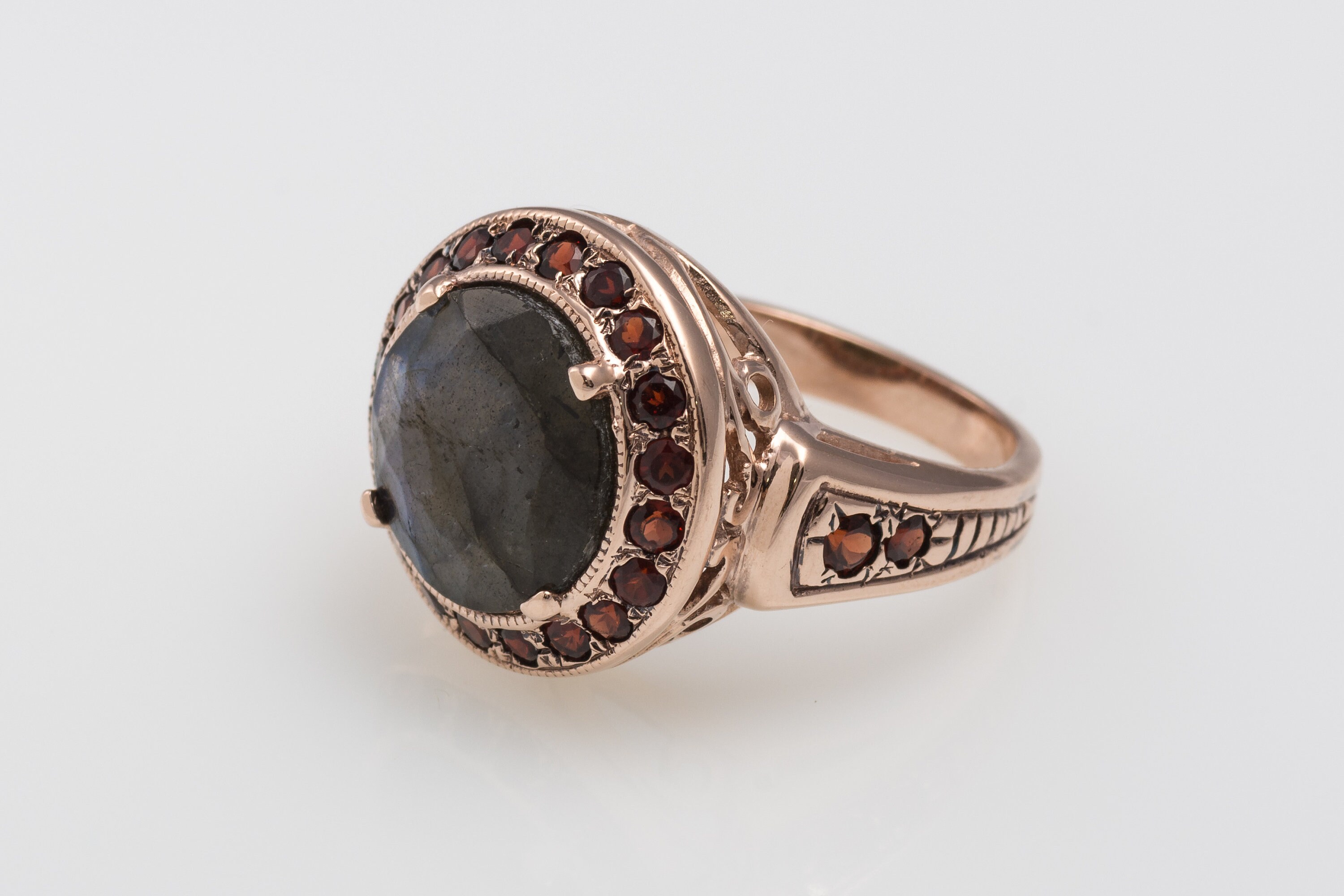 Round Labradorite and Garnet Ring 14K Solid Gold Vintage | Etsy