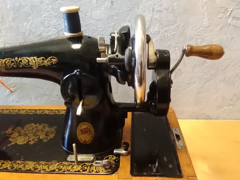 Manual Sewing Machine of the USSR - Etsy