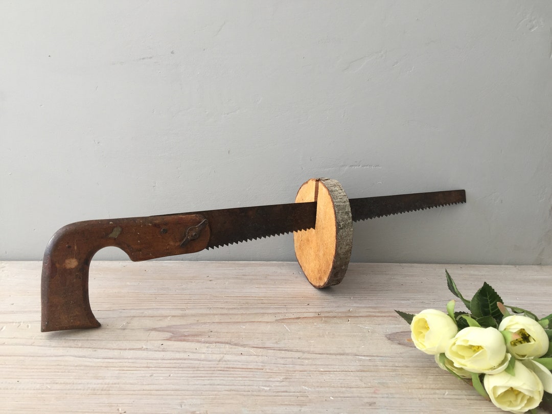 Rusty Hand Saw: Vintage Shop Decor - Etsy