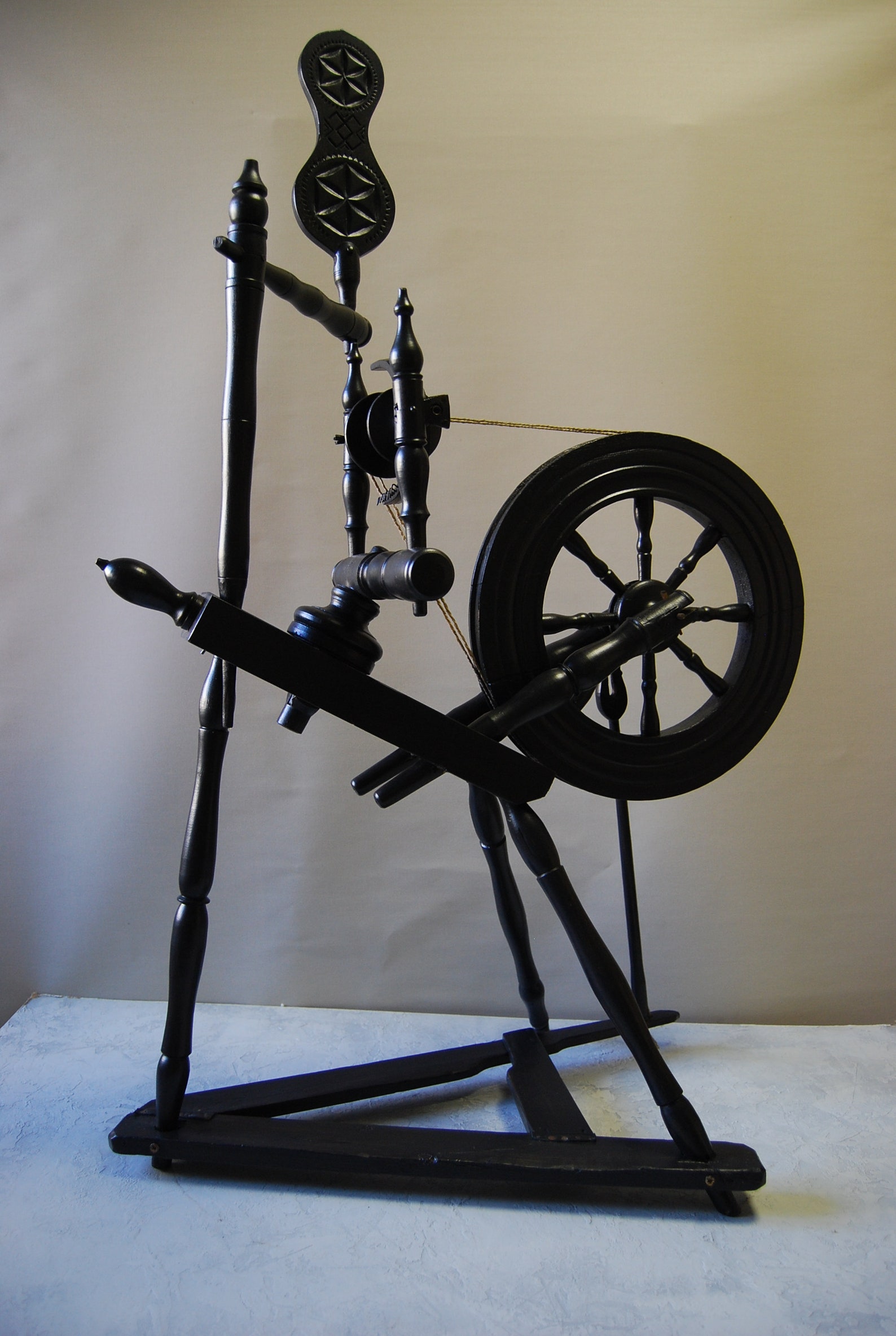 Antique Wooden Spinning Wheel: Primitive Loom Decor - Etsy