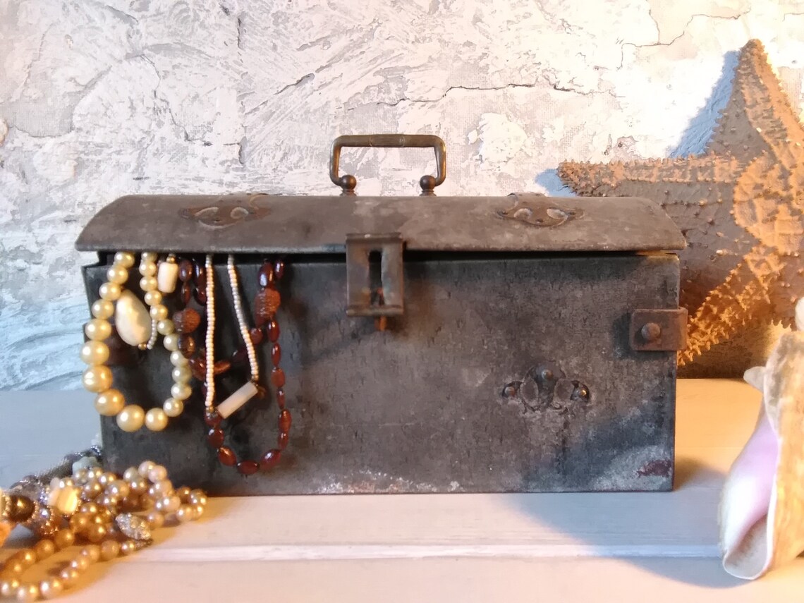 Vintage Metal Boxold Box - Etsy