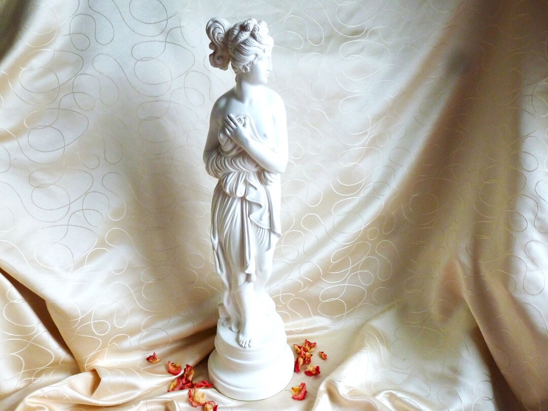 Plaster Reproduction Statue of Venus From the Bath of Canova, Large ...