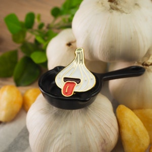Garlick Enamel Pin - Garlic Lovin' | Puns and Vegetables - Etsy