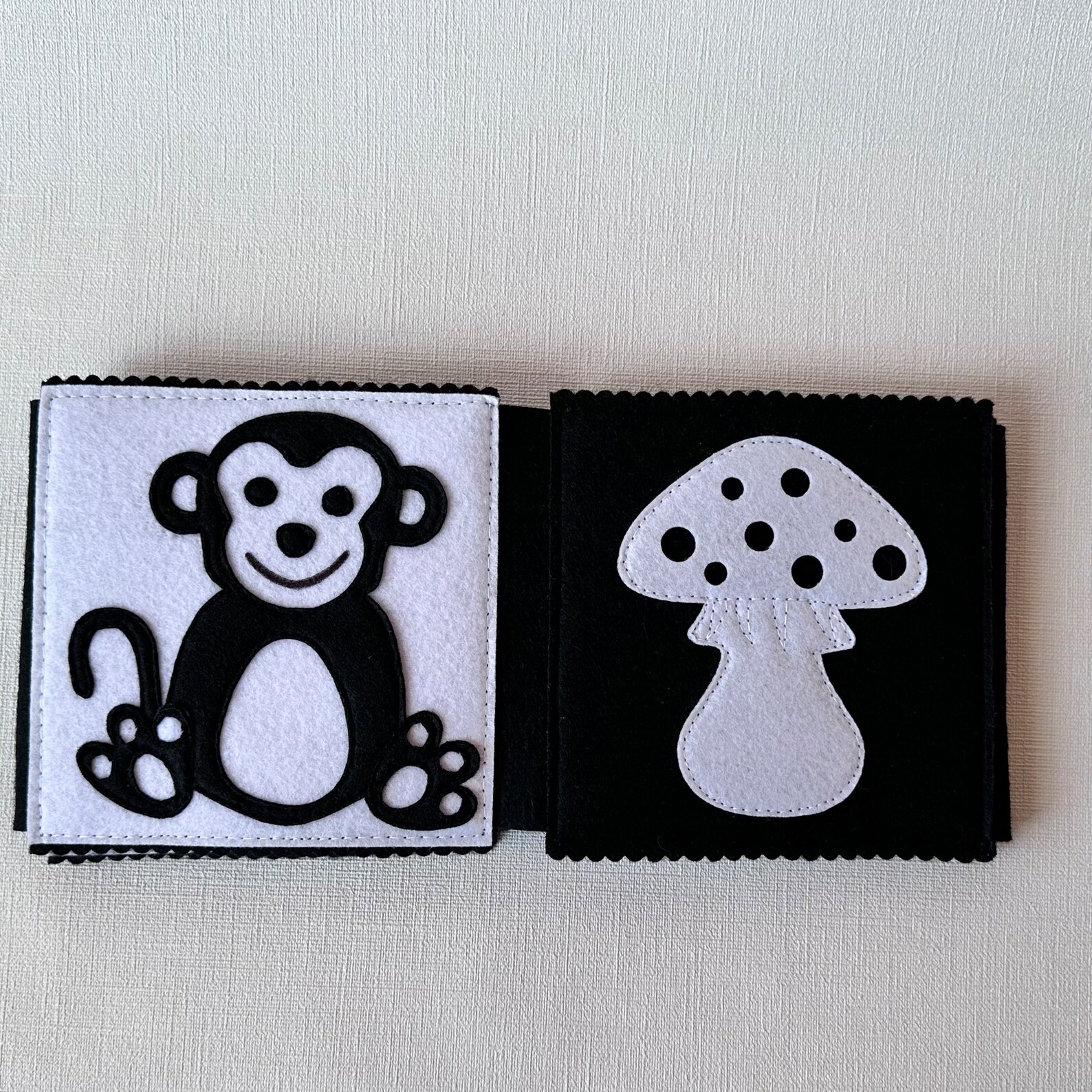 Newborn Gift Black White Quiet Book for Visual Stimulation Mini Soft ...