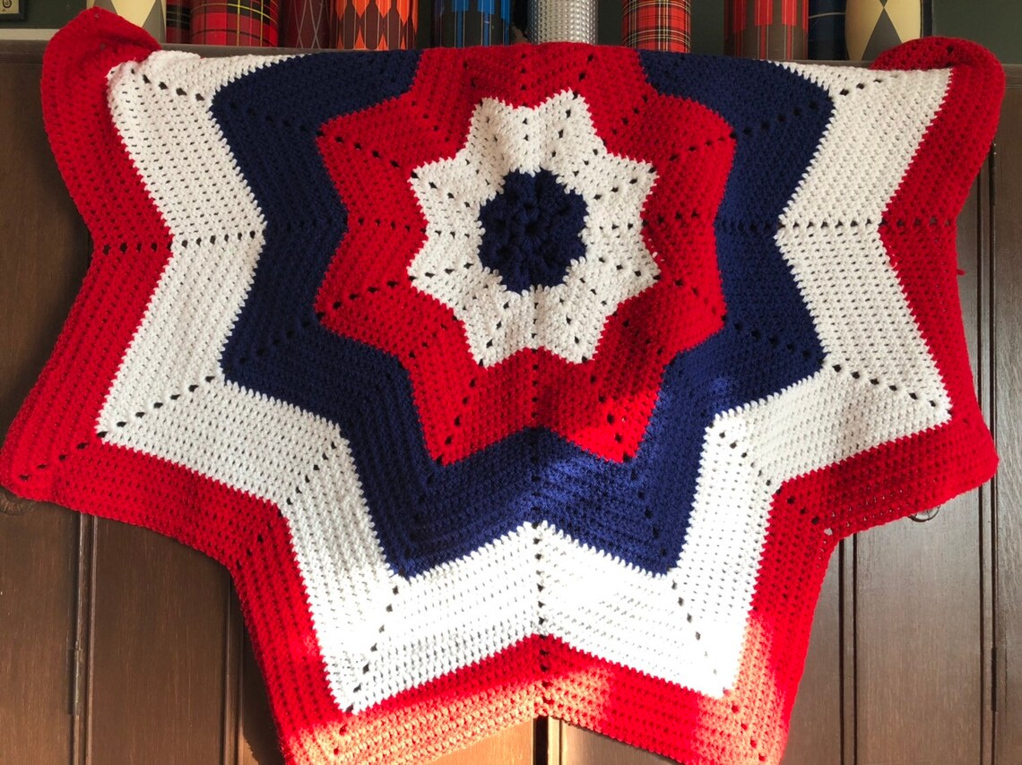Star Shaped Red White and Blue Bed Cover/spread/afghan/fourth of July ...