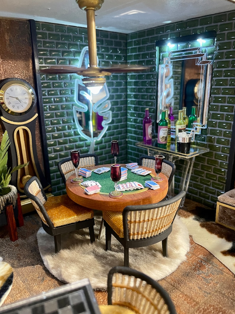 1:12 Dollhouse Roombox Diorama Recreation Room - Decorated and Remote ...