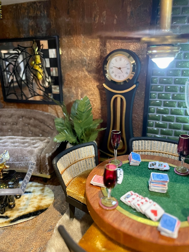 1:12 Dollhouse Roombox Diorama Recreation Room - Decorated and Remote ...