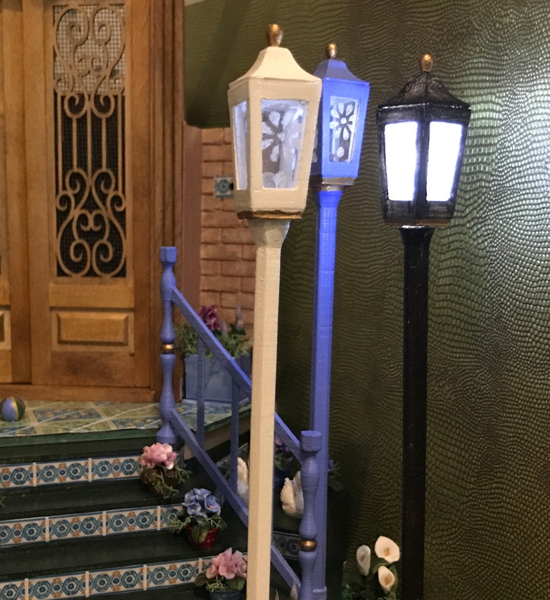 1:12 Dollhouse Miniature House Garden Lamp Post Hand Painted | Etsy