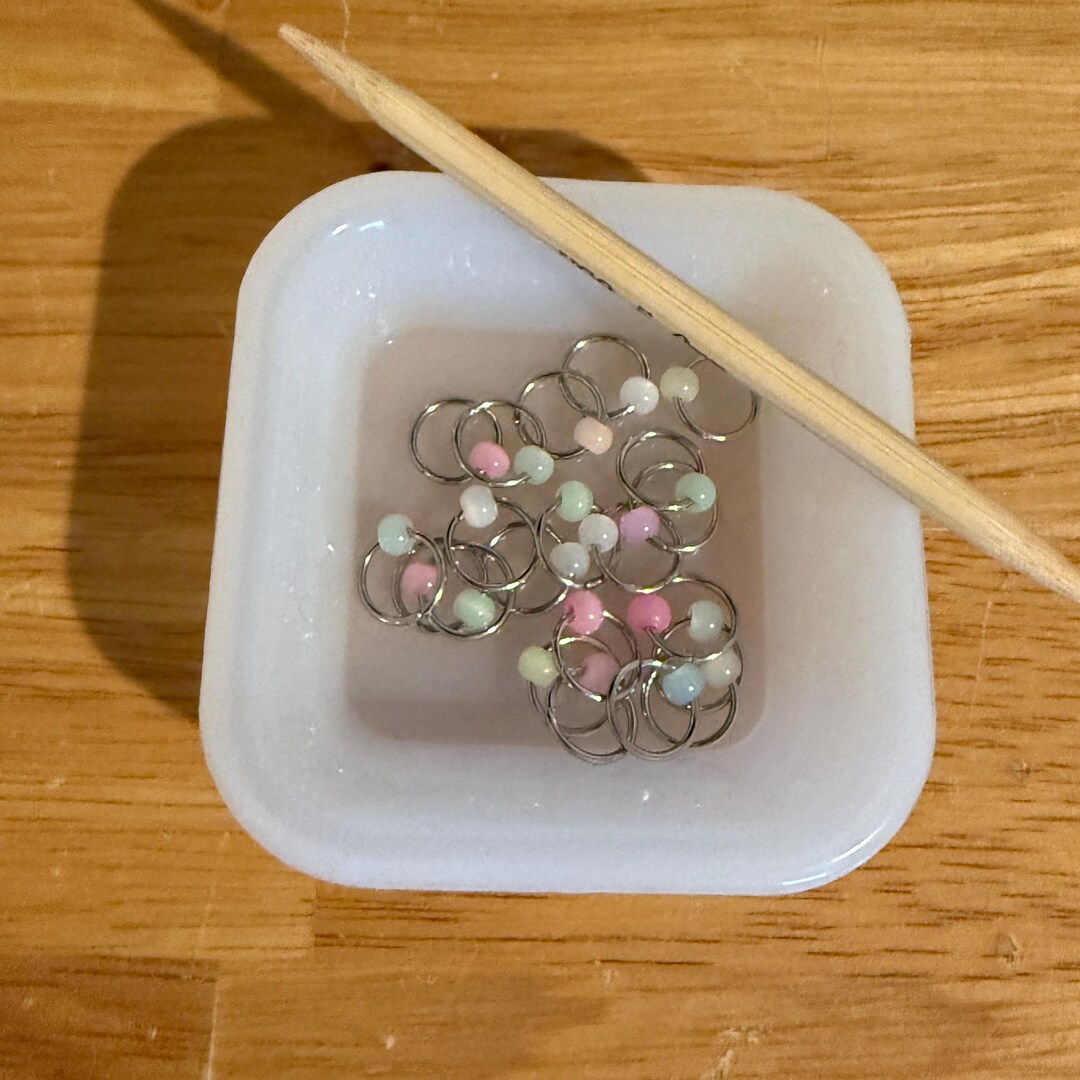 Handmade Pastel Glass Bead Stitch Markers - Snag-free Knitting Rings - Etsy