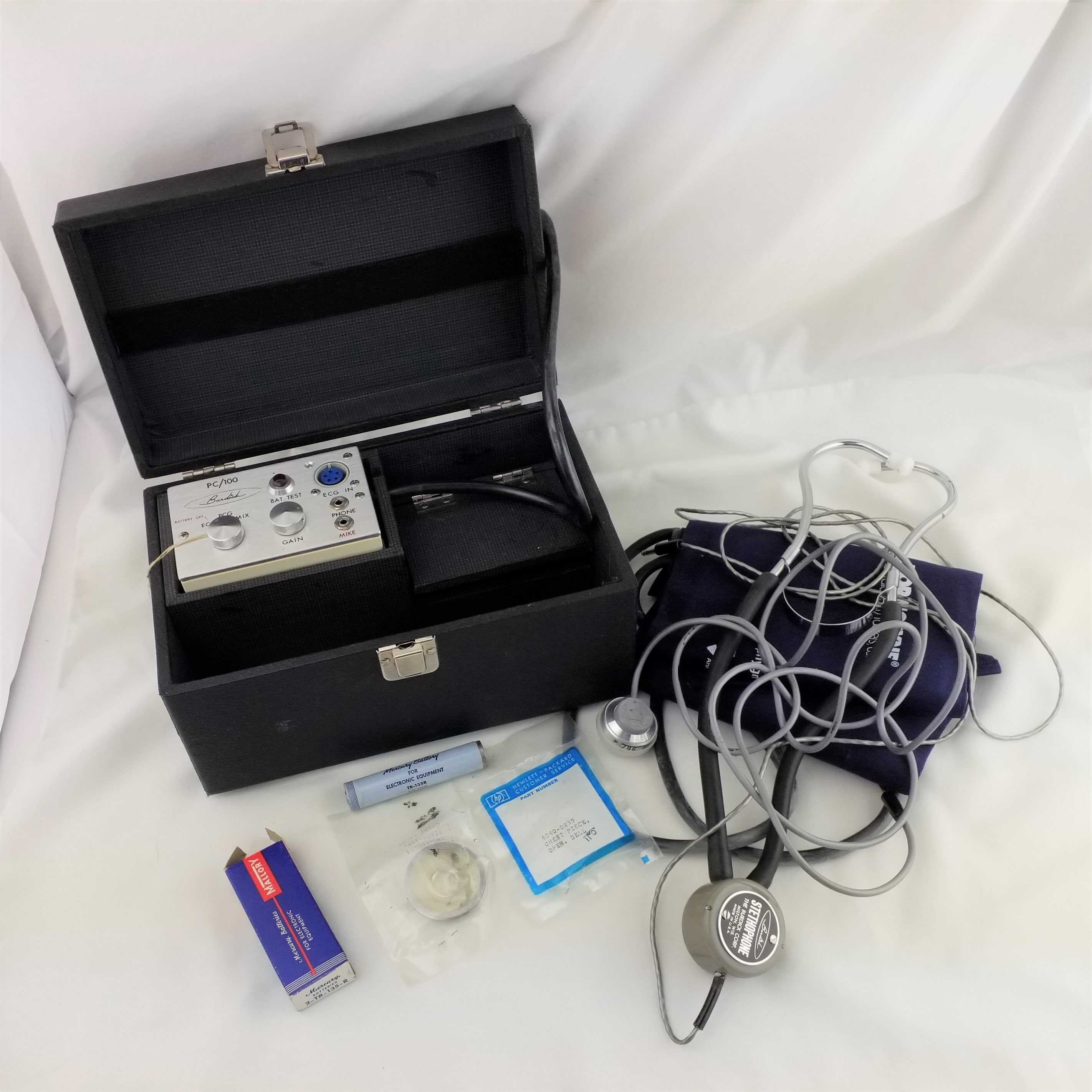 Old Ekg Machines Welch Allyn CP100 EKG Machine
