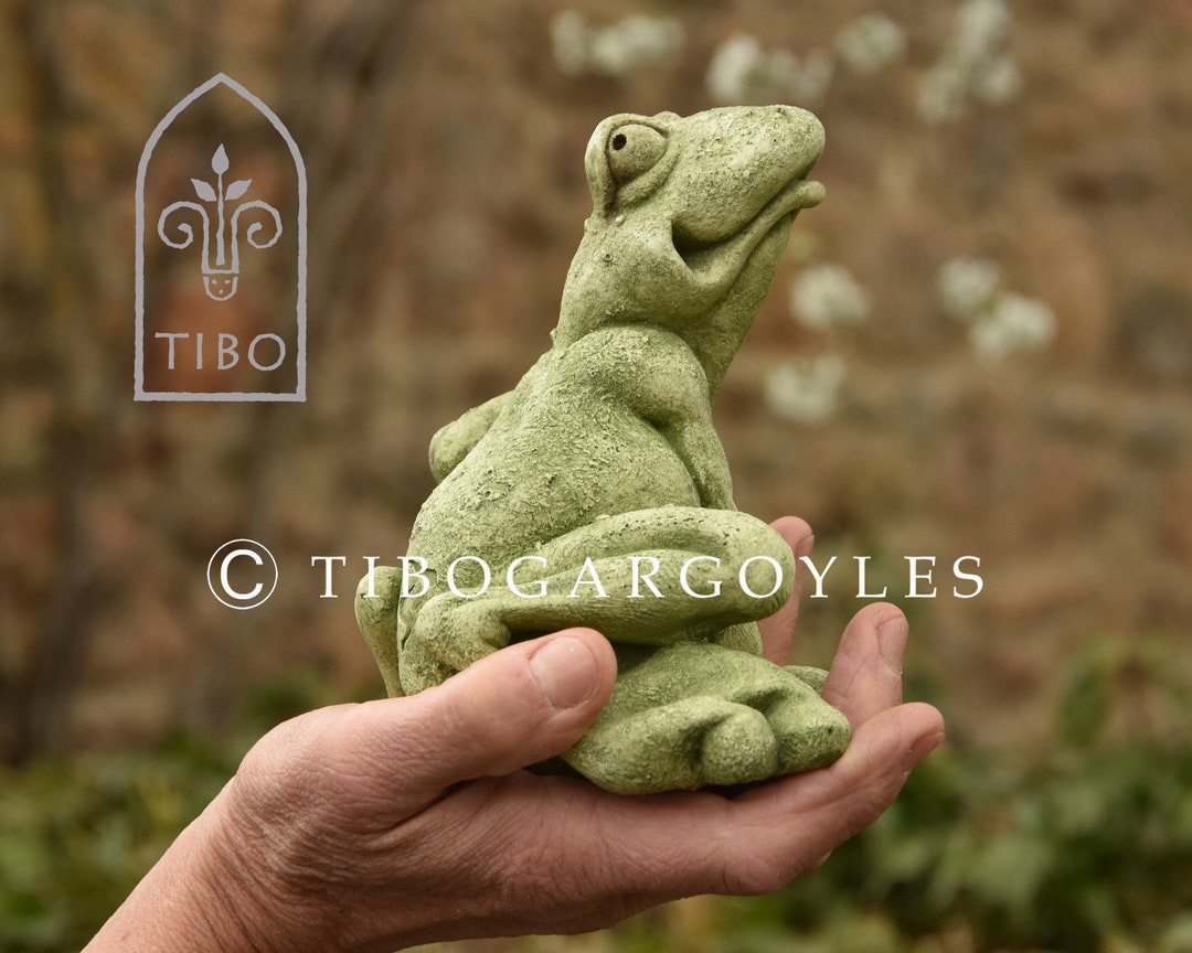 FLEX Gothic Gargoyle Statue Cast Stone Frog Prince Whimsical Garden Art ...