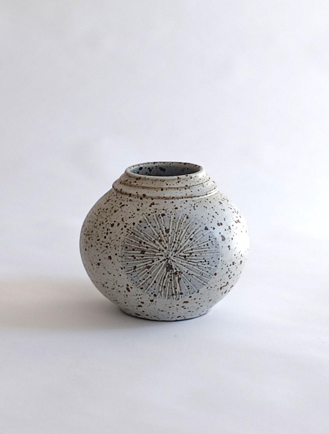 Sunburst Studio Pot - Style of Maxwell / Cressey - Etsy