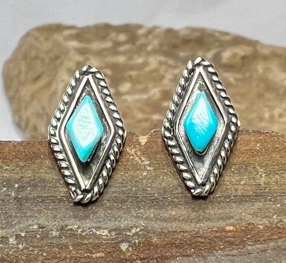 Southwest Native American Diamond Shaped Turquoise St… - Gem