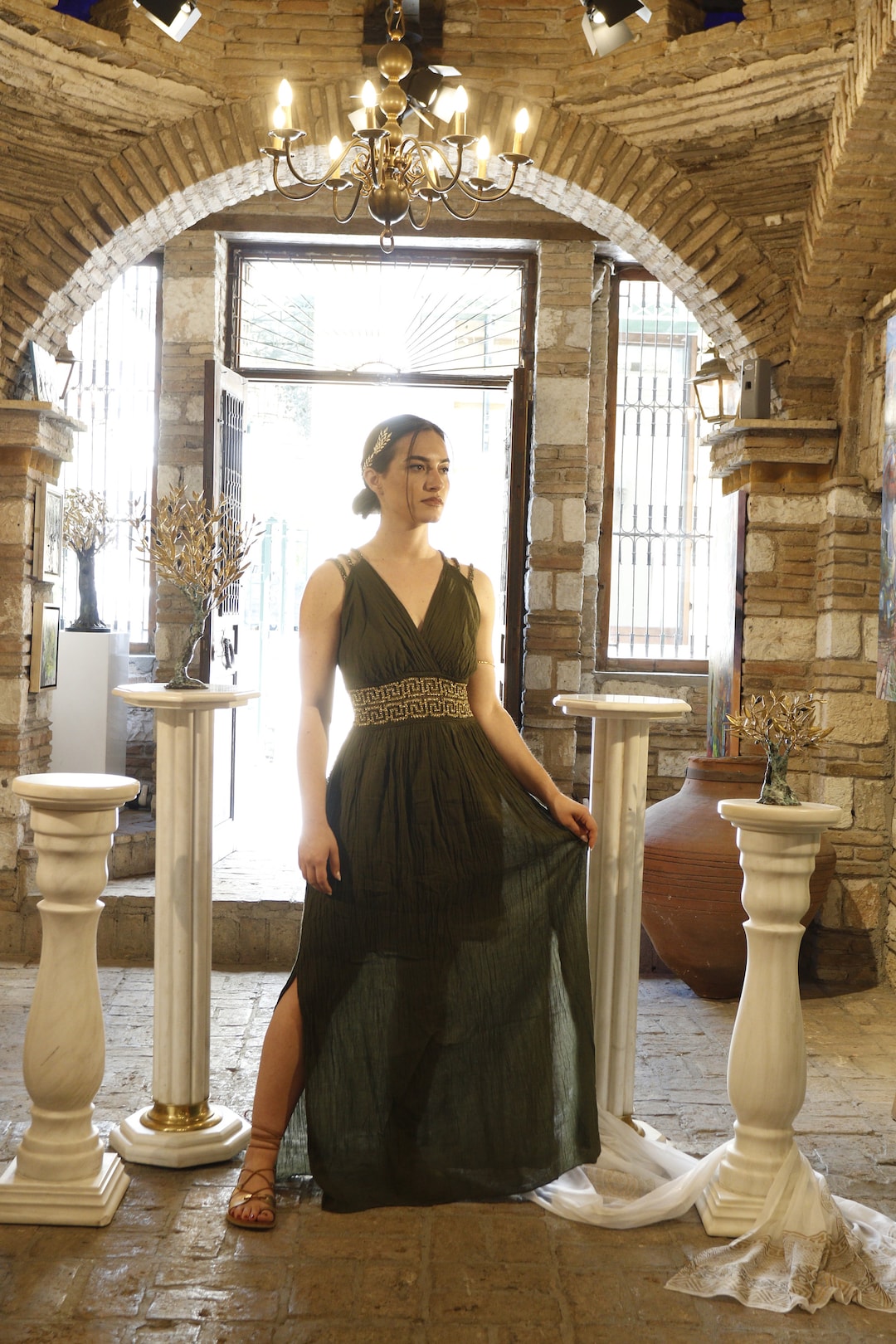 1357 Hera Greek Dress. Hera Was the Olympian Queen of the Gods and the Goddess of Marriage ...