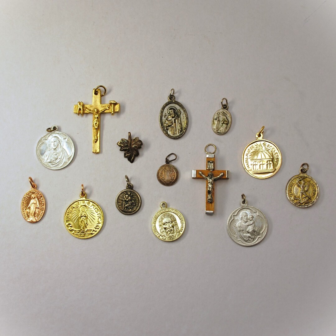 Christian Catholic Vintage Style Religious Round Oval Pendants of ...