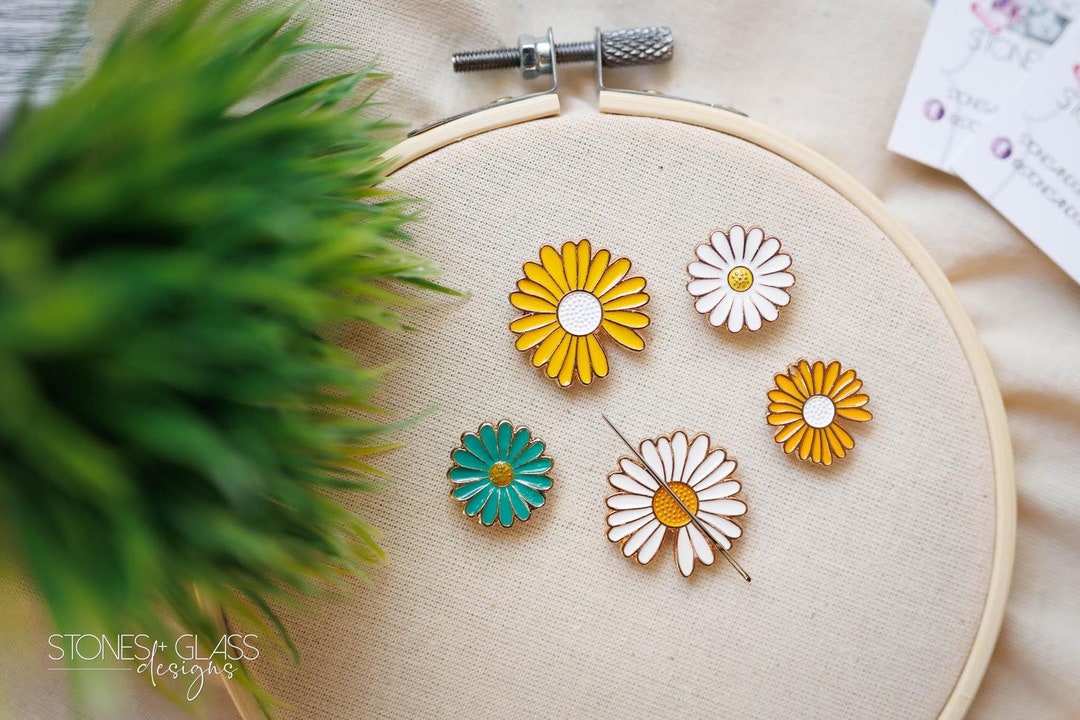 Magnetic Needle Minder ~ Daisy Flower Yellow White Teal ~ Daisy Enamel ...