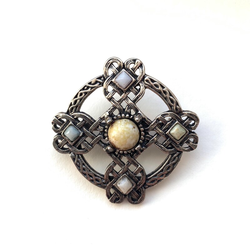Celtic Knot Brooch - Etsy