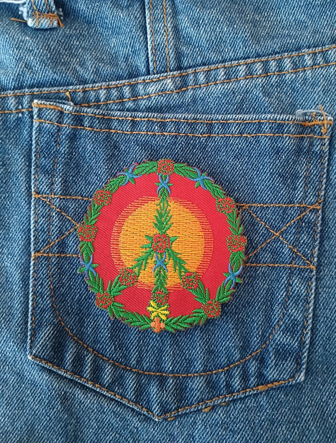 Leaf Weed Flower Peace Sign Cartoon Cool Badge Patch Iron on Patches ...