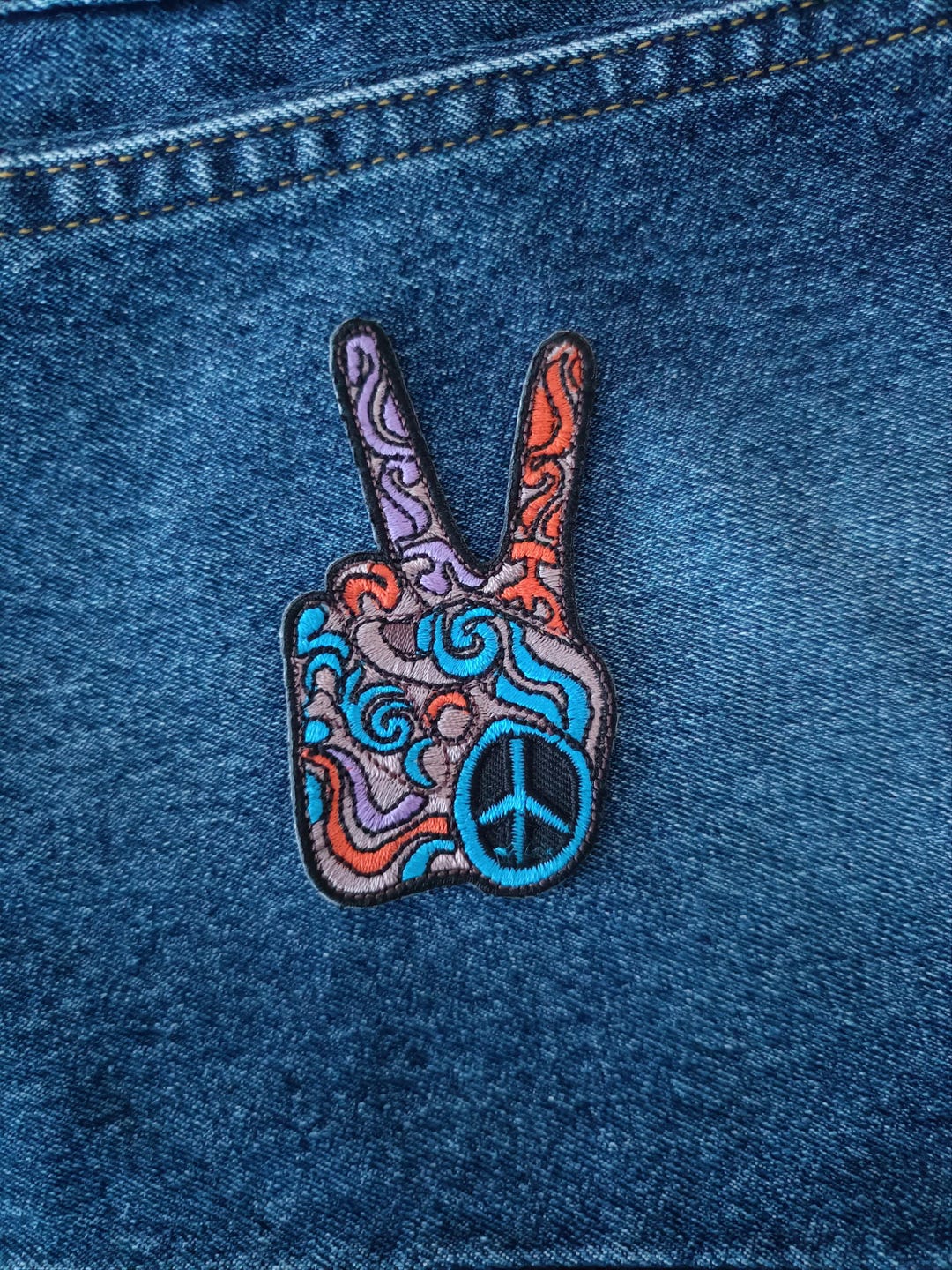Victory Peach Hand Sign Patch Cartoon Cool Badge Patch Iron on Patches ...