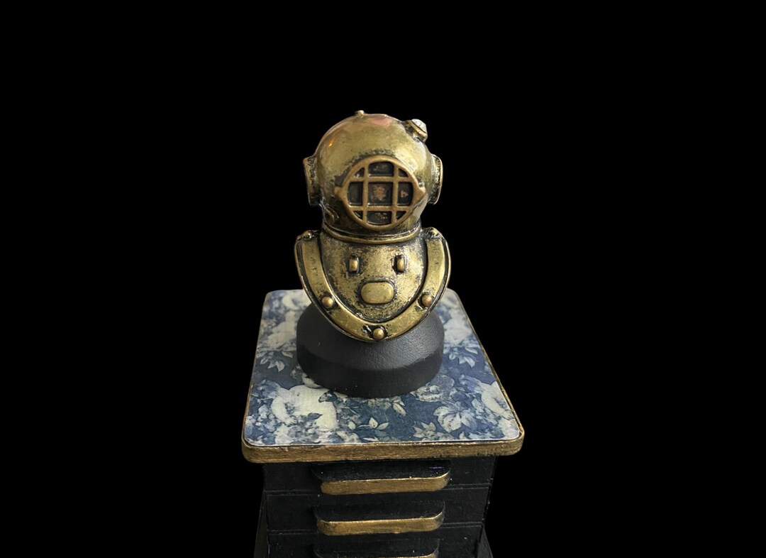 Deep Sea Diver Headgear Statue Home Decor, Diorama, Underwater Nautical ...