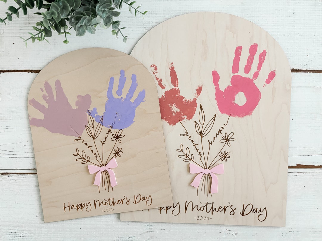 DIY Wood Handprint Craft Sign | Custom Engraved Mothers Day Gift ...