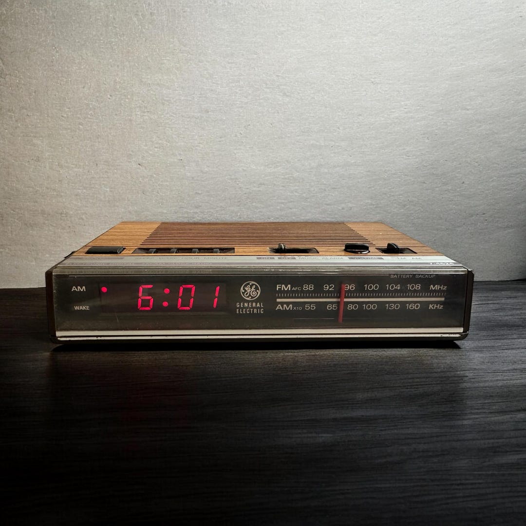 Vintage 1980s GE Alarm Clock Radio Woodgrain AM/FM Electronic 80's ...