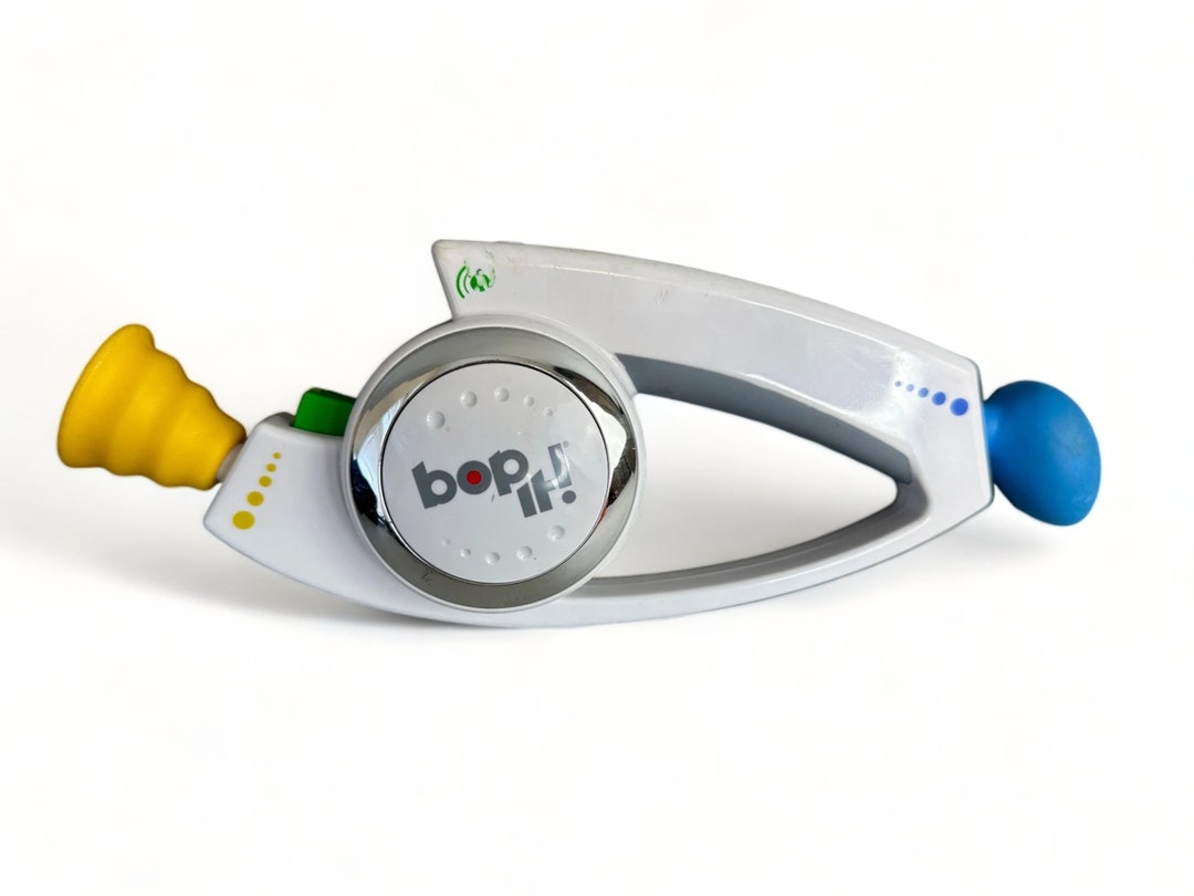 Vintage Bop It Push and Pull Game by Hasbro 1990s Toy White Bopit Twist ...