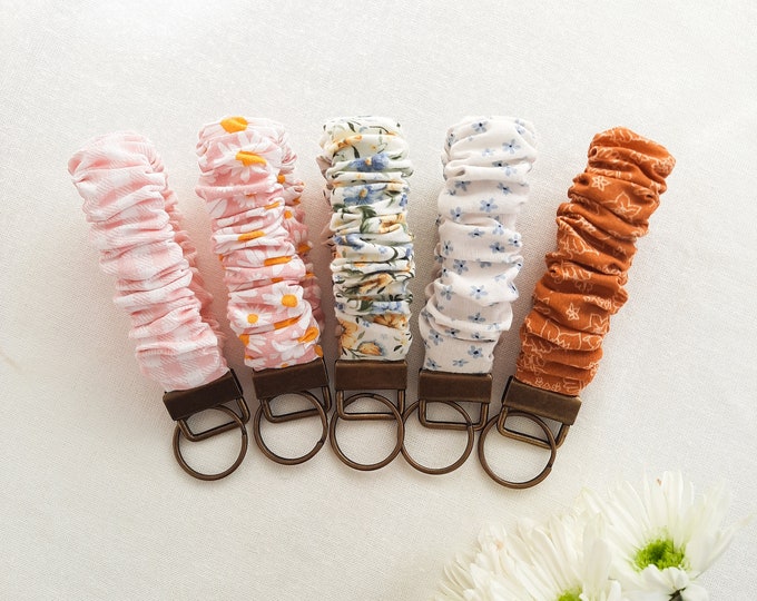 Scrunchie Keychain Wristlet, Key Fob Keychain, Scrunchie Keychain ...