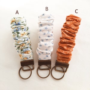 Scrunchie Keychain Wristlet, Key Fob Keychain, Scrunchie Keychain ...