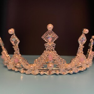 Light up LED Queen Tiara Crown Multiple Choices Christmas, New Year’s ...