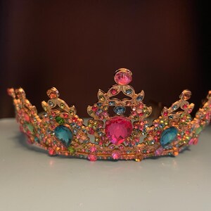 Light up LED Queen Tiara Crown Multiple Choices Christmas, New Year’s ...
