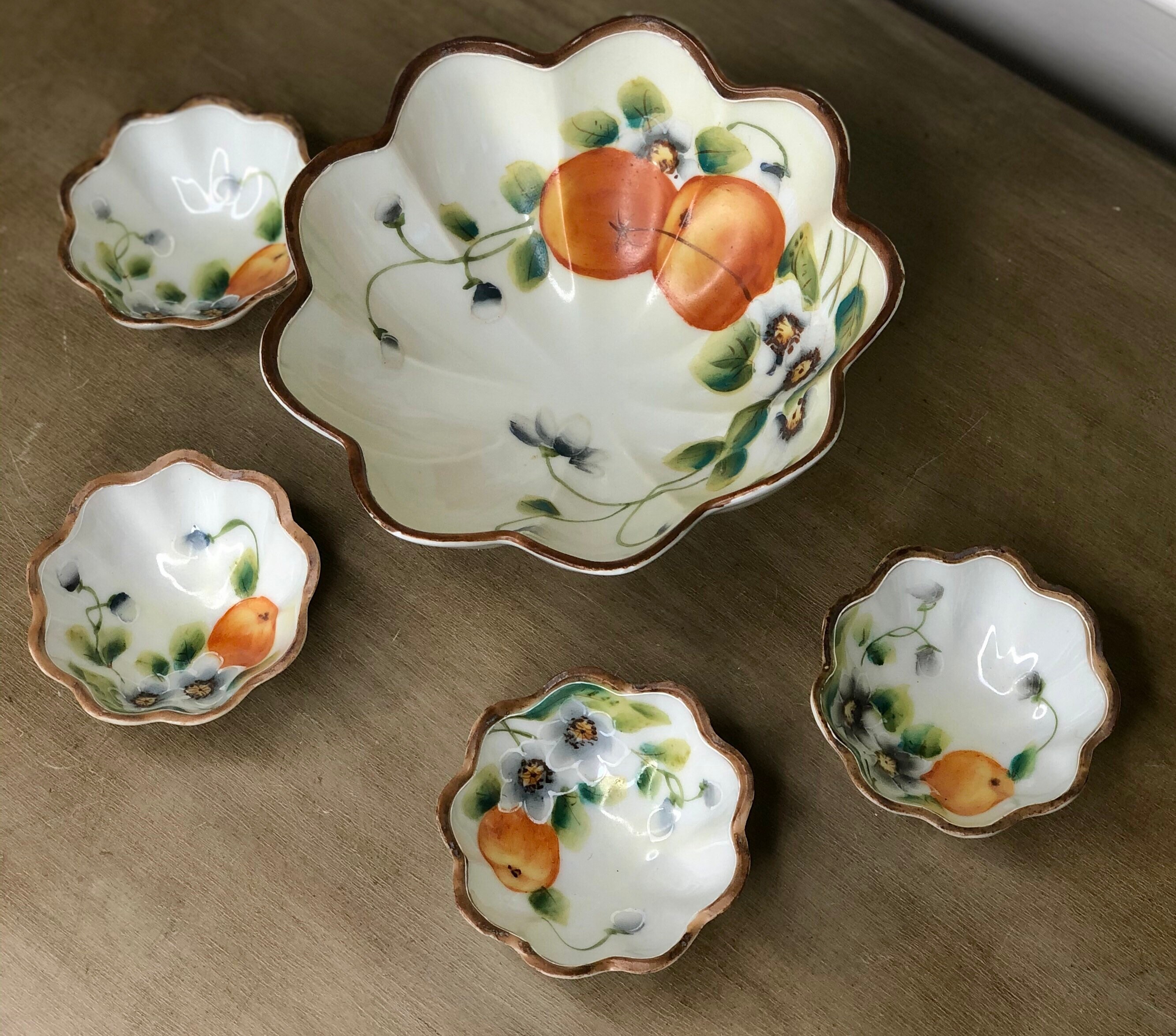 1930s Japanese Hand Painted Footed Nut Bowl Set - Etsy Italia