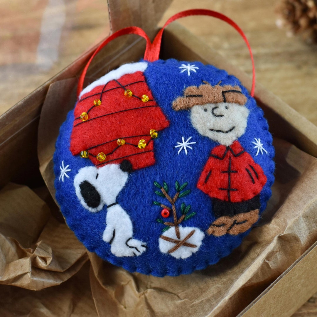 Felt Christmas Ornament Snoopy Charlie Brown Snoopy Christmas Christmas ...