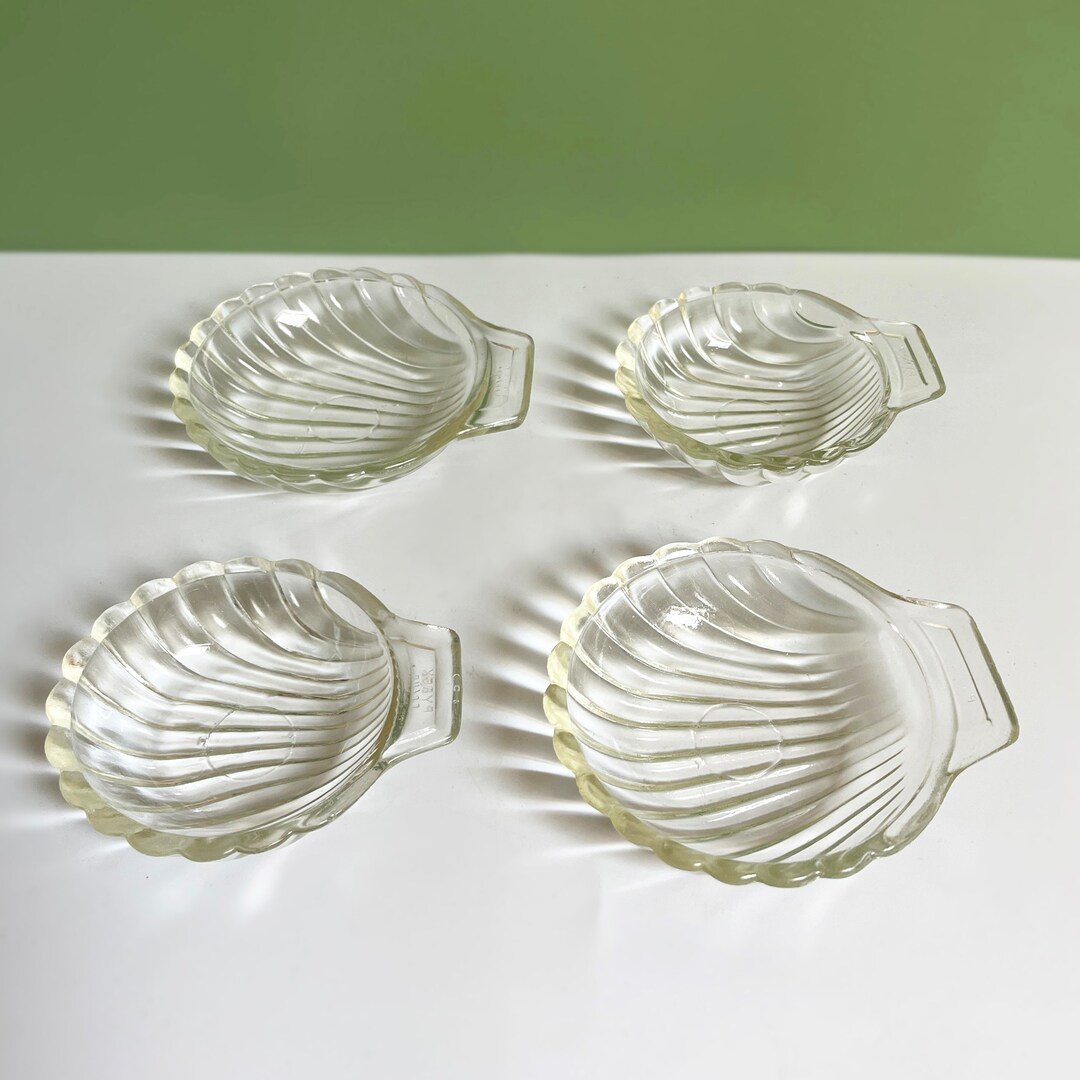 Vintage Pyrex Oyster Dishes, Set of 4 Clam Shell Shaped Oven Proof ...