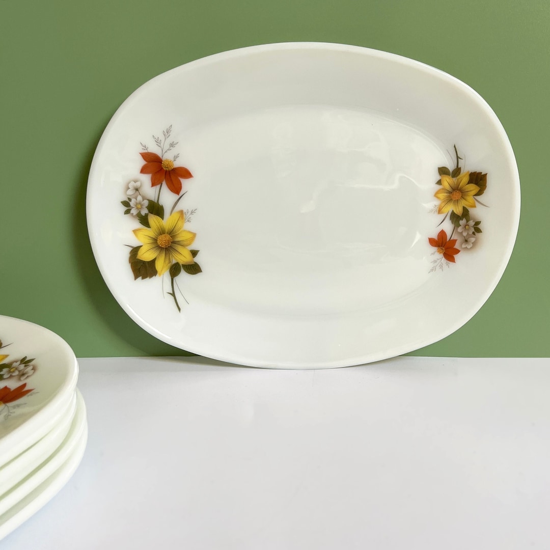 JAJ Pyrex Autumn Glory Oval Dinner Plate, 12 Milk Glass Steak Plate ...