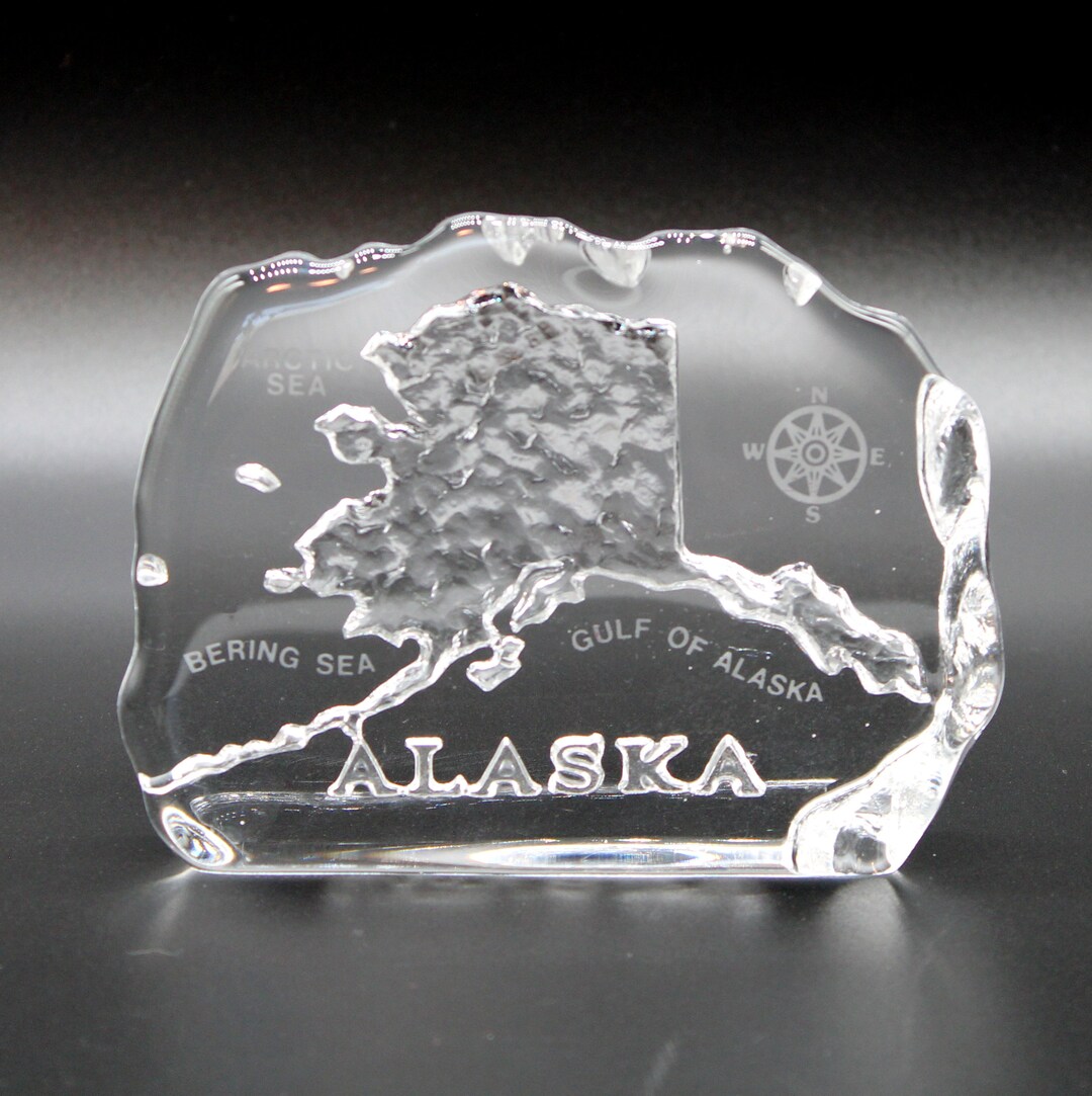 State of Alaska Crystal Glass Paperweight Souvenir, Vintage Tourist ...