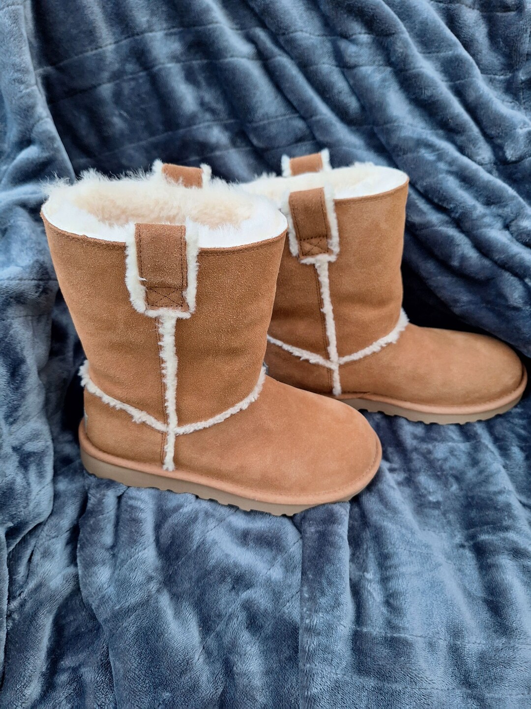 New UGG Classic Short Spill Seam Boots Suede Sheepskin Chestnut Size 5 ...