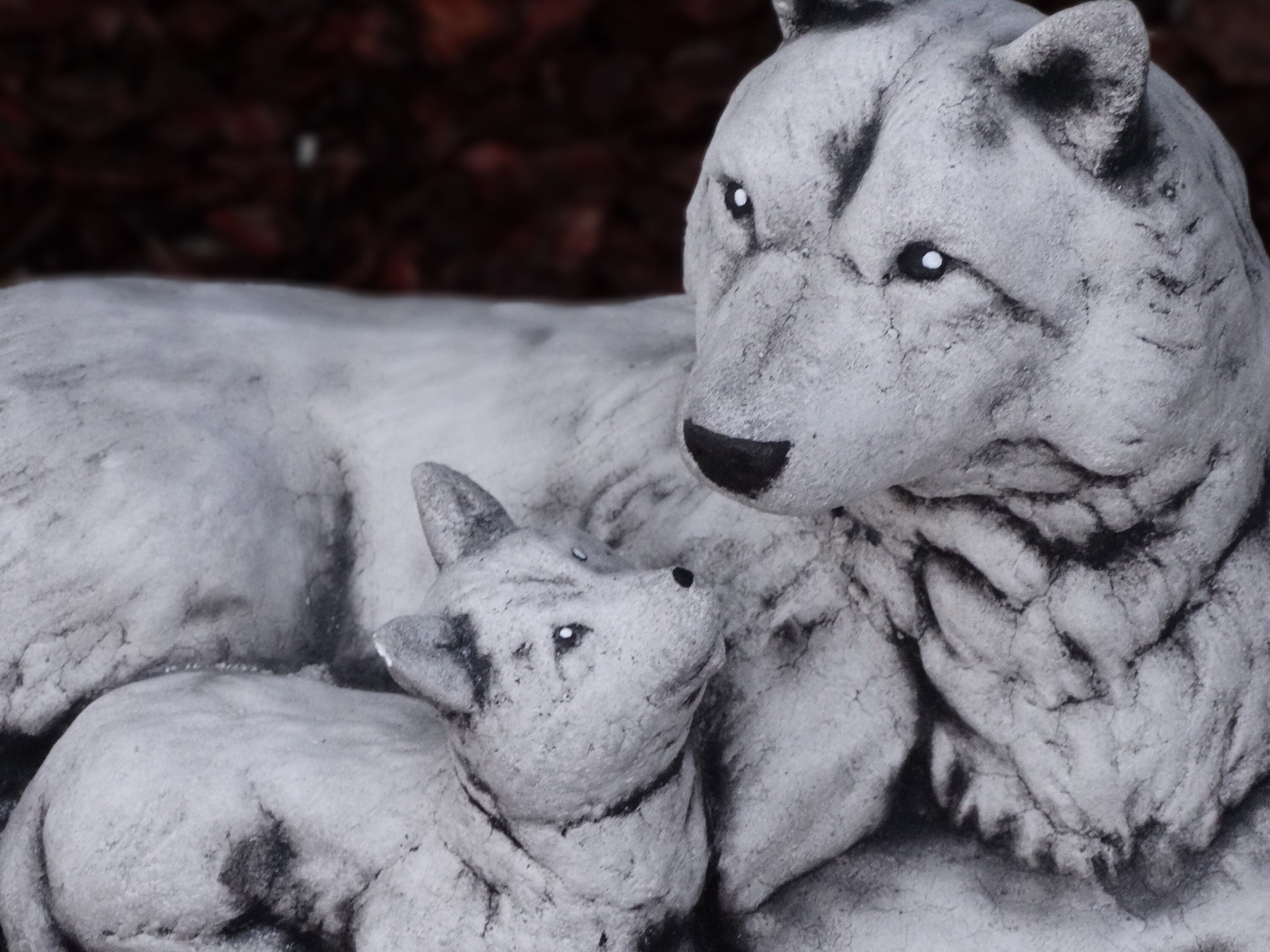 Outdoor Wolf Statue for Yard Art Concrete Sitting Wolf Mom and Child ...