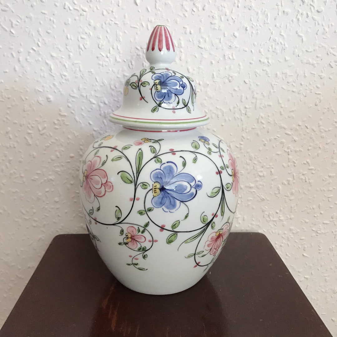 Vintage Porcelain Hand Painted Flower Pattern Jinger Lidded Jar From ...