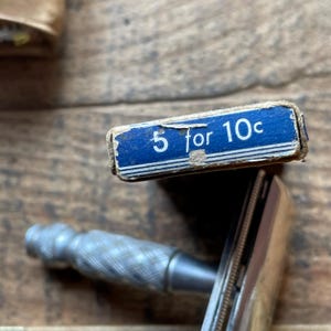 Compact Gillette Travel Takedown Safety Razor, R2 1971 3 Piece Razor ...